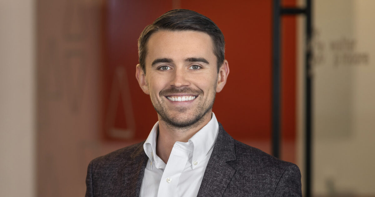 Thomas McNicol Receives Prestigious Horvilleur Award | Walter P Moore